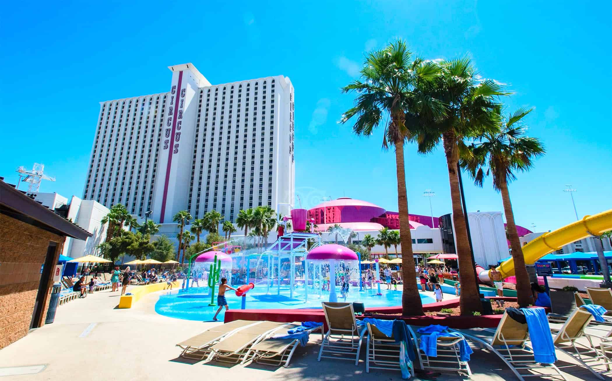 What Is Las Vegas Pool Season? - Vegas Right Now!