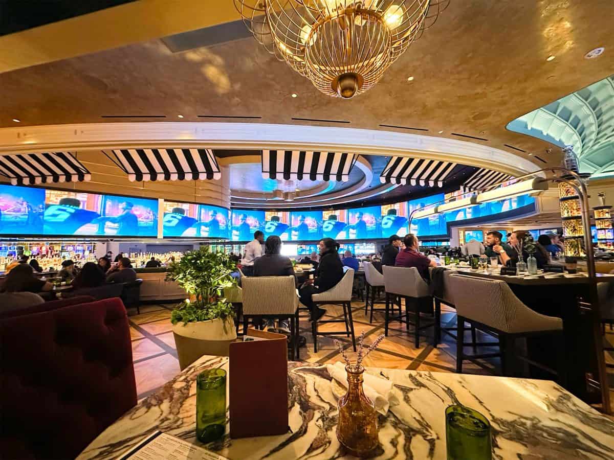 Best Places To Watch Football In Las Vegas - Vegas Right Now!